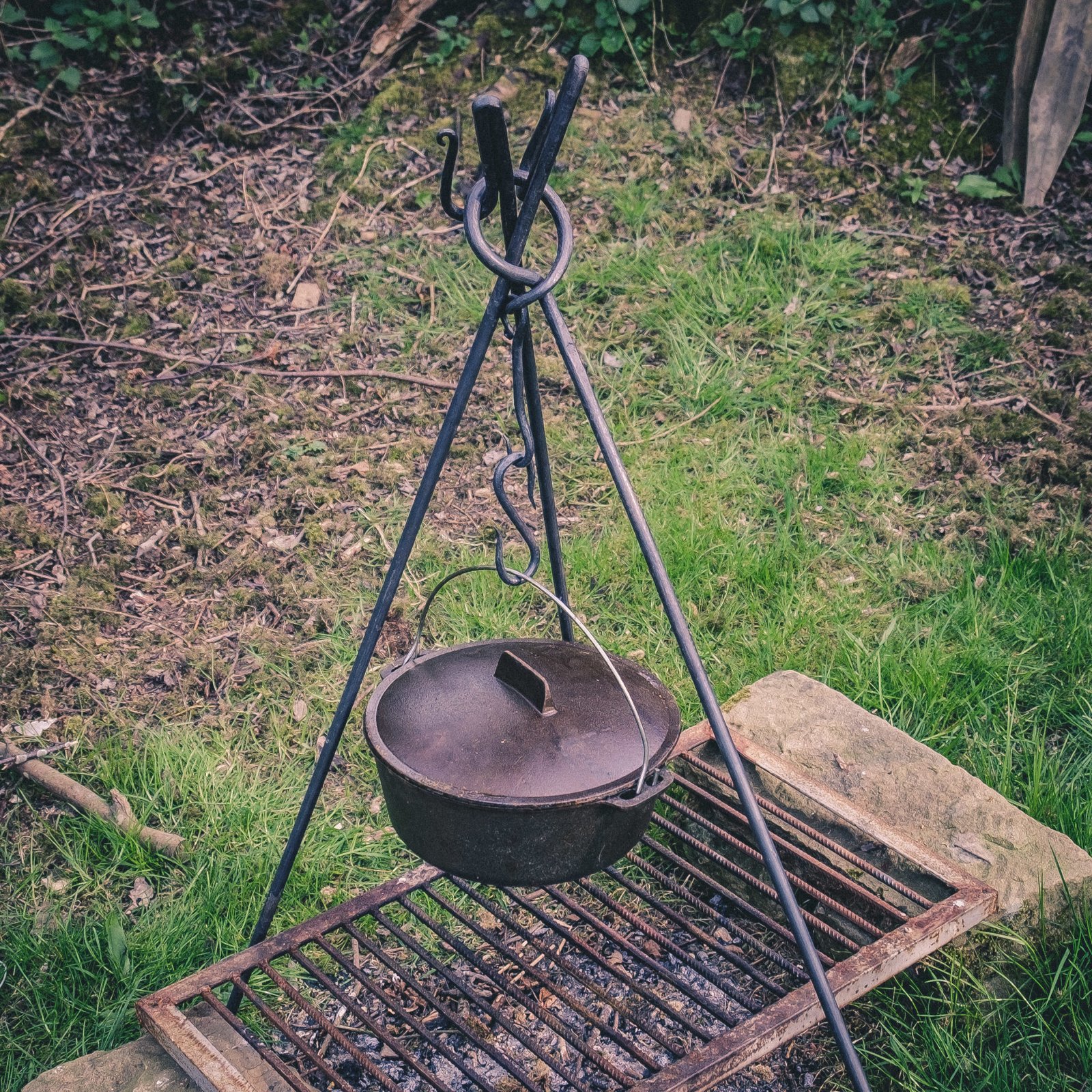 Hand Forged Campfire Tripod – Gate Foot Forge